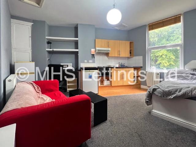 Room at Hyde Park Terrace, Leeds