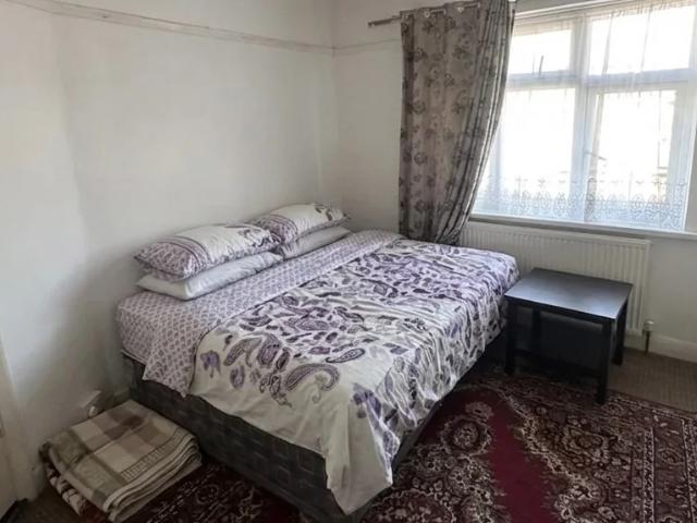 Room at Hyde Way, Greater London