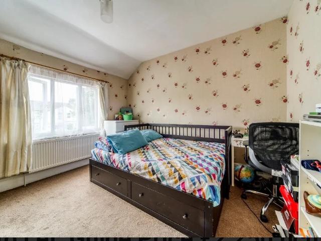 Room at Hythe Road, Greater London