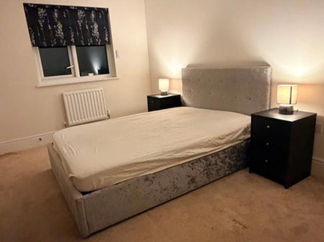 Room at Hackness Road, Leicester