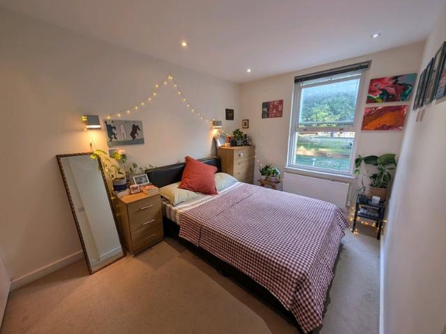 Room at Hackney Road, Greater London
