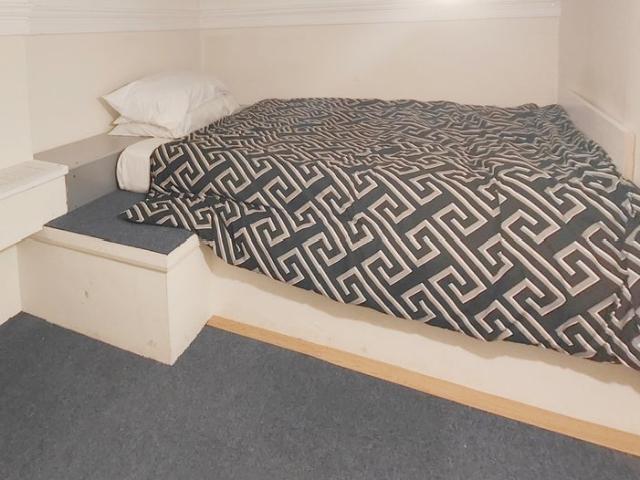 Room at Hackney Road, Greater London