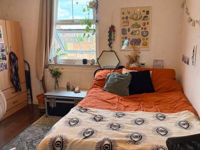 Room at Hackney Road, Greater London