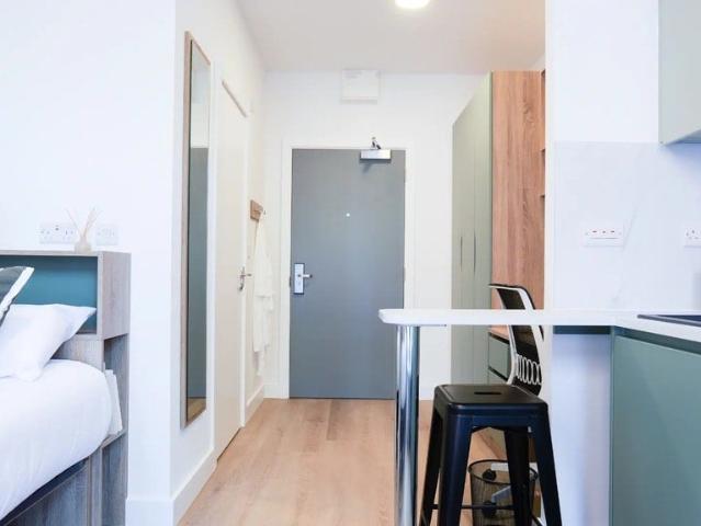 Room at Hagley Road, Birmingham