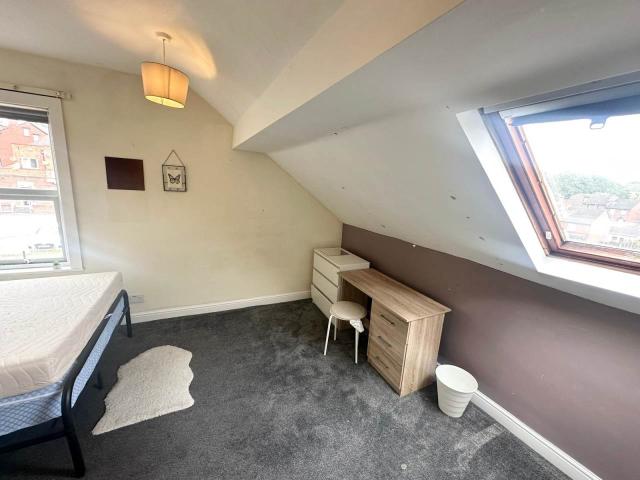 Room at Haddon Avenue, Leeds