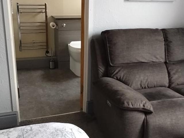 Room at Haddon Road, Bispham