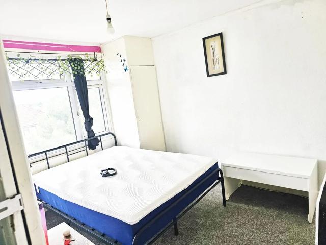 Room at Hadlow Road, Greater London