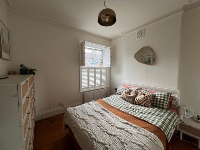 Room at Hailsham Avenue, Greater London