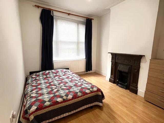 Room at Halcrow Street, Greater London