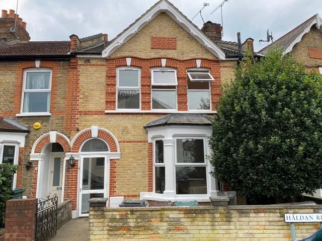 Room at Haldan Road, Greater London