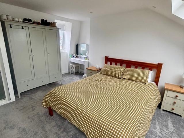 Room at Haldon Road, Greater London