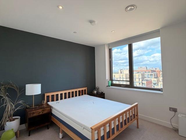 Room at Hale Road, Greater London