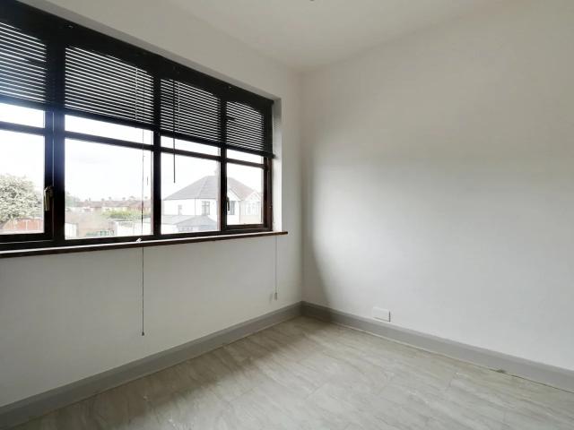 Room at Halfway Street, Greater London