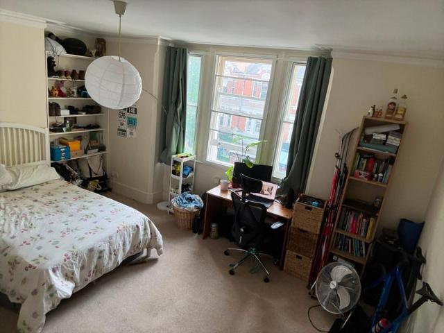 Room at Half Moon Lane, Greater London