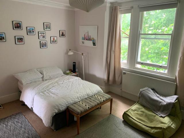 Room at Half Moon Lane, Greater London