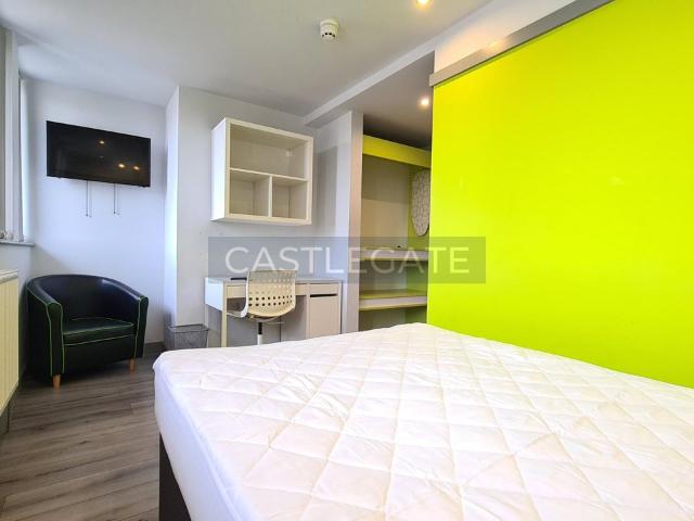 Room at Half Moon Street, Kirklees