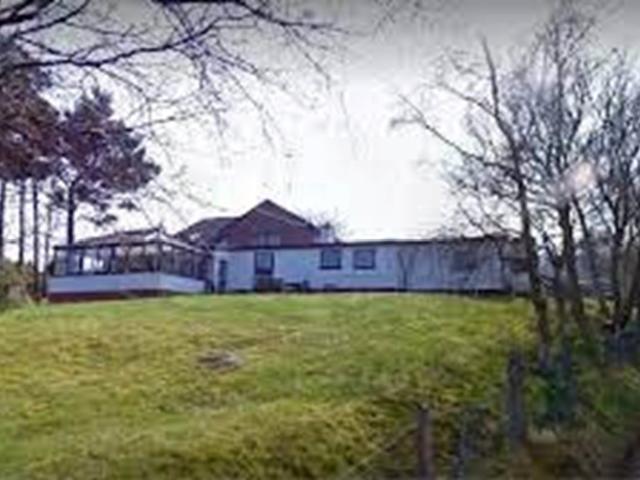Room at Halkyn Road, Milwr