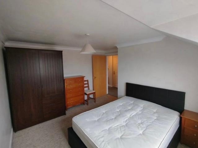 Room at Hall Lane, Manchester