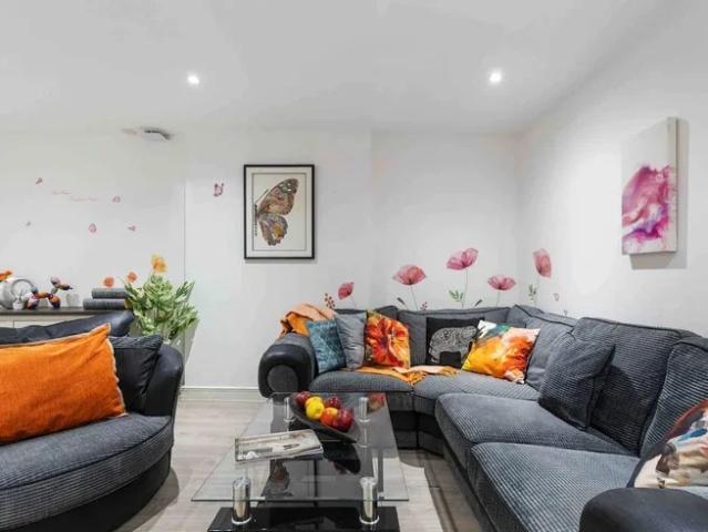 Room at Hall Place, City of Westminster