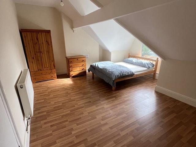 Room at Hallewell Road, Birmingham