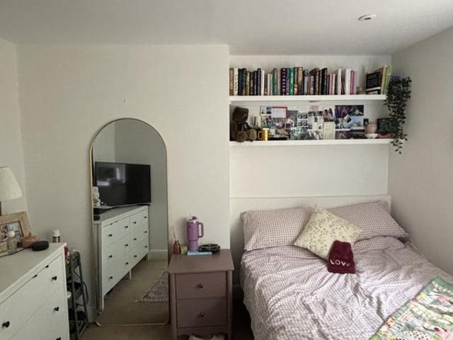 Room at Hammersmith Grove, Greater London