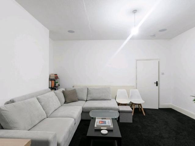 Room at Hamer Drive, Trafford