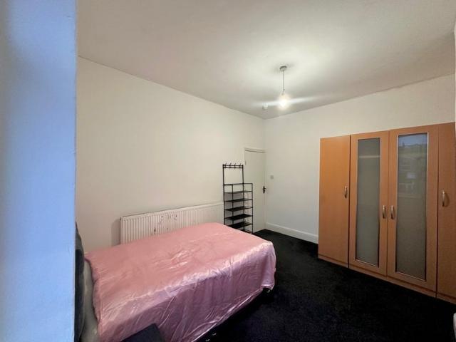 Room at Hamer Drive, Trafford