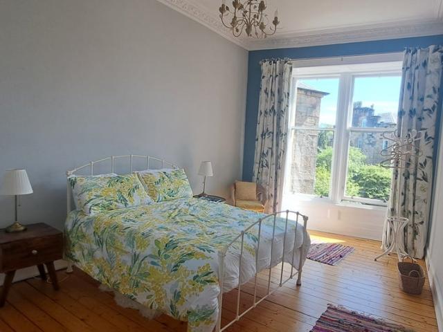 Room at Hamilton Drive, Glasgow