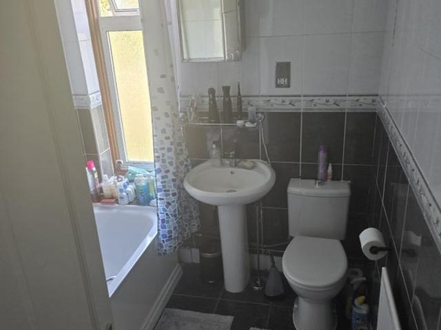 Room at Hamilton Road, Greater London