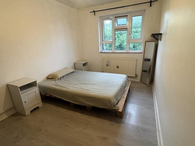 Room at Hamilton Road, Greater London
