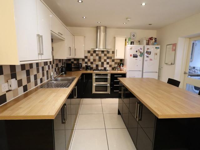 Room at Hamilton Road, Nottingham