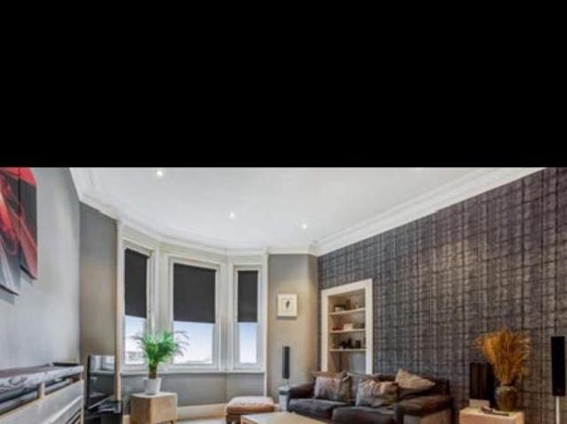 Room at Hamilton Road, Rutherglen
