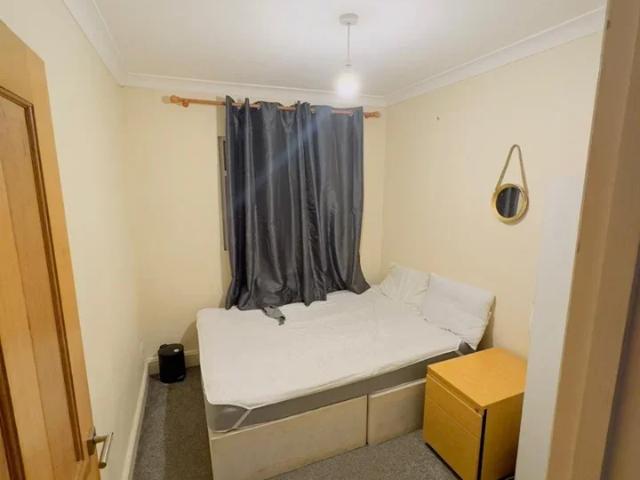Room at Hampton Road West, Greater London