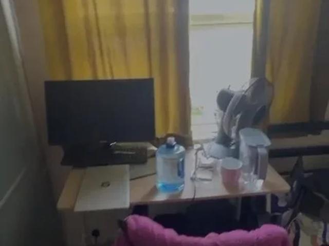 Room at Hampton Road, Greater London