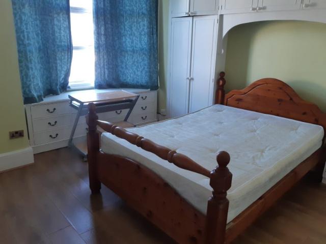 Room at Hampton Road, Greater London