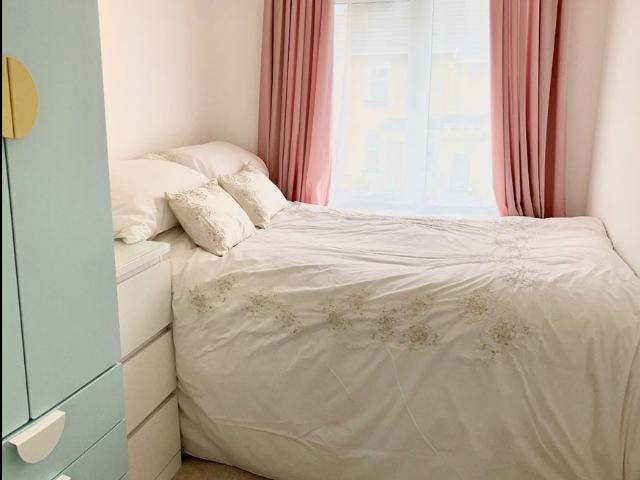 Room at Hampton View, Bath