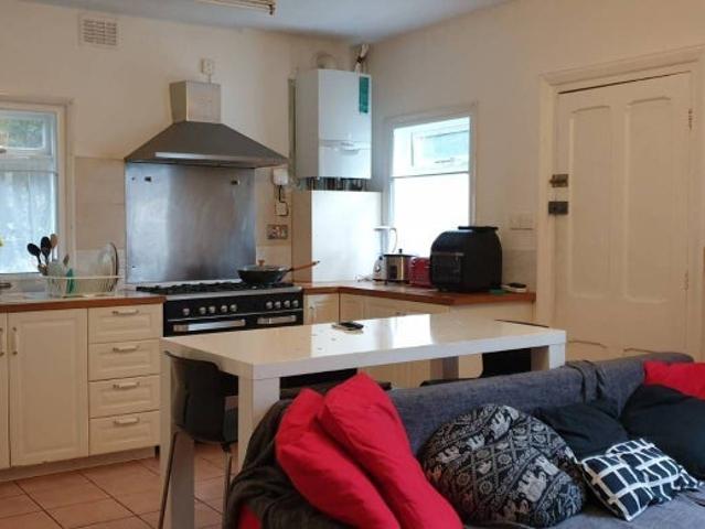 Room at Hamstead Road, Birmingham