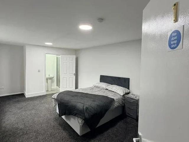 Room at Hanover Square, Leeds