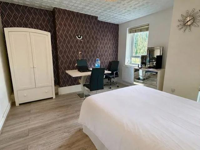 Room at Hanbury Street, Greater London