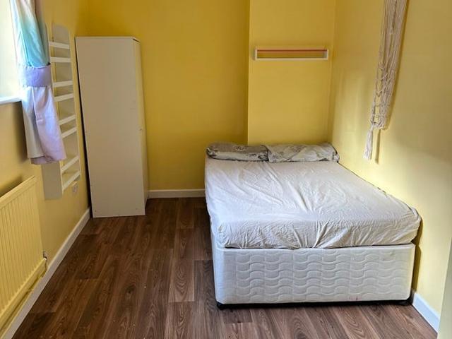 Room at Hankey Place, Greater London