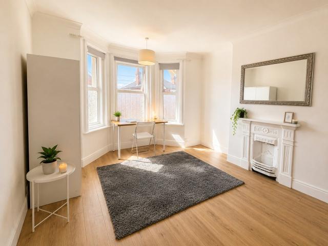 Room at Hankinson Road, Bournemouth