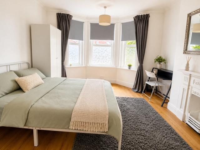 Room at Hankinson Road, Bournemouth