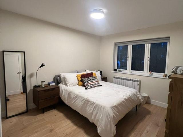 Room at Hanley Road, Greater London