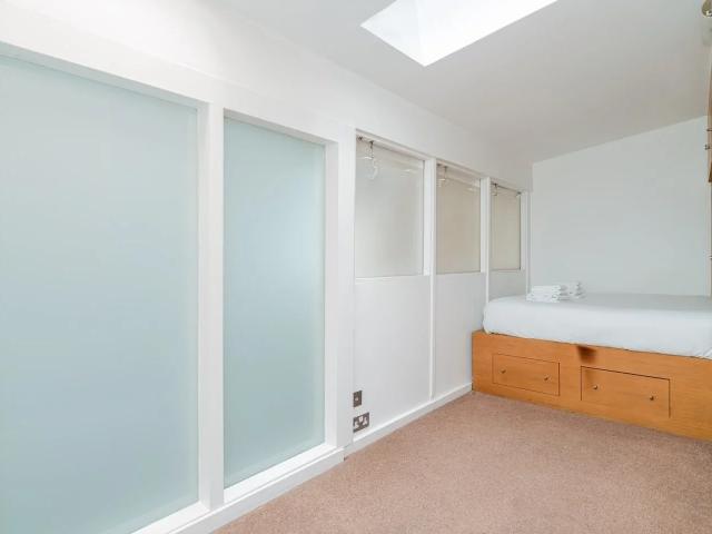 Room at Hanson Street, City of Westminster