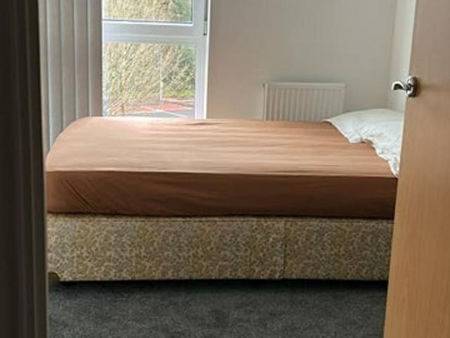 Room at Haslett Avenue East, Crawley