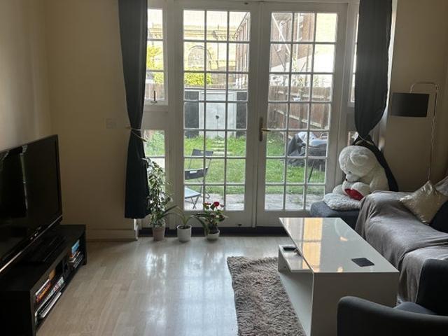 Room at Hastings Street, Greater London