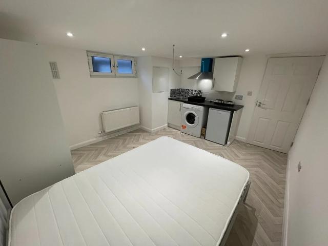 Room at Hastings Street, Luton