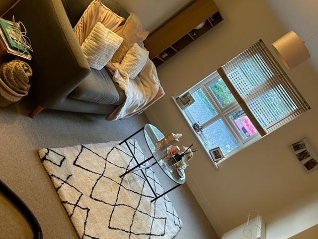Room at Harnwood Square, Bristol