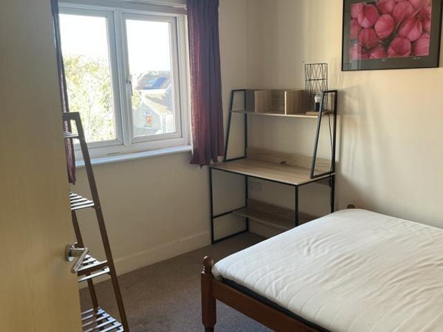 Room at Harnwood Square, Bristol