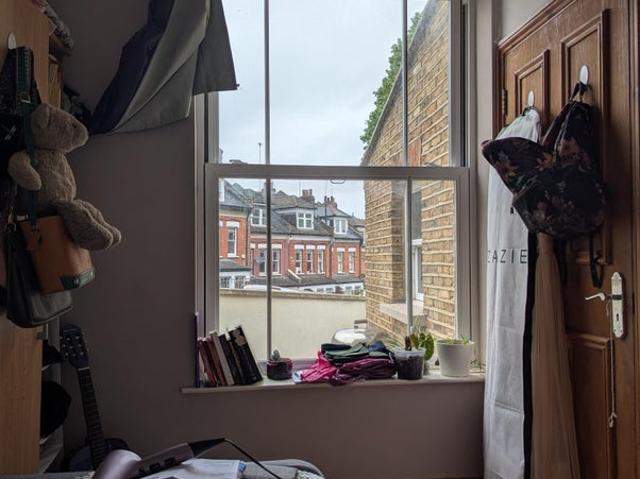 Room at Harold Road, Greater London